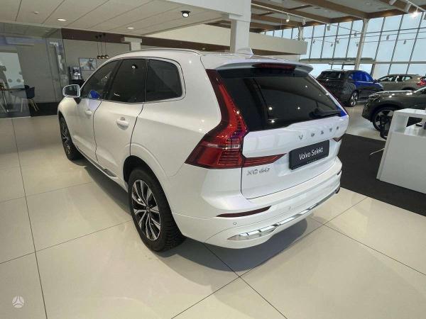 Balts Volvo XC60 2023 Klaipėda, ar dzinēja tilpumu 1.97 L un nobraukumu 28 tūkst. km par 41600 €, foto 3 vietnē AUTOMOTO.COM.LV