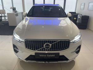 White Volvo XC60 2023 in Klaipeda, with an engine capacity of 1.97 L and mileage of 28 thousand km for 41600 €, photo 5 on AUTOMOTO.COM.LV