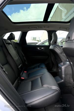Balts Volvo XC60 2023 Tallina, ar dzinēja tilpumu 2.00 L un nobraukumu 75 tūkst. km par 45990 €, foto 12 vietnē AUTOMOTO.COM.LV