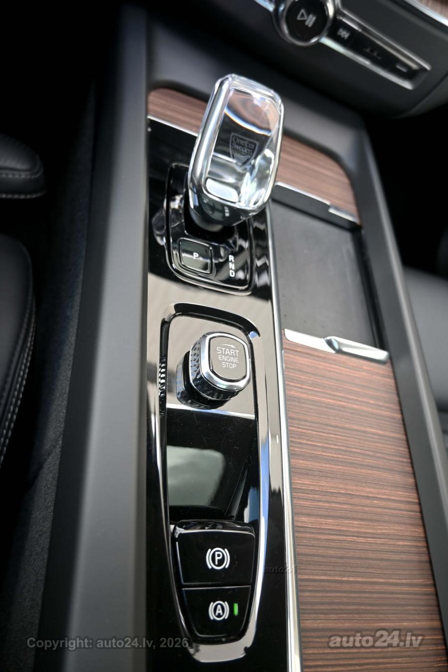 Balts Volvo XC60 2023 Tallina, ar dzinēja tilpumu 2.00 L un nobraukumu 75 tūkst. km par 45990 €, foto 19 vietnē AUTOMOTO.COM.LV