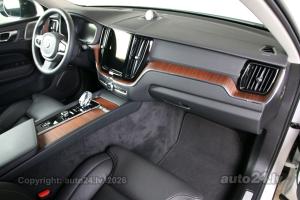 Balts Volvo XC60 2024 Pērnava, ar dzinēja tilpumu 2.00 L un nobraukumu 30 tūkst. km par 49990 €, foto 10 vietnē AUTOMOTO.COM.LV
