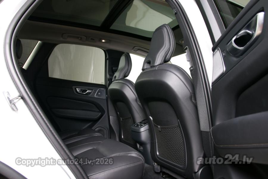 Balts Volvo XC60 2024 Pērnava, ar dzinēja tilpumu 2.00 L un nobraukumu 30 tūkst. km par 49990 €, foto 12 vietnē AUTOMOTO.COM.LV