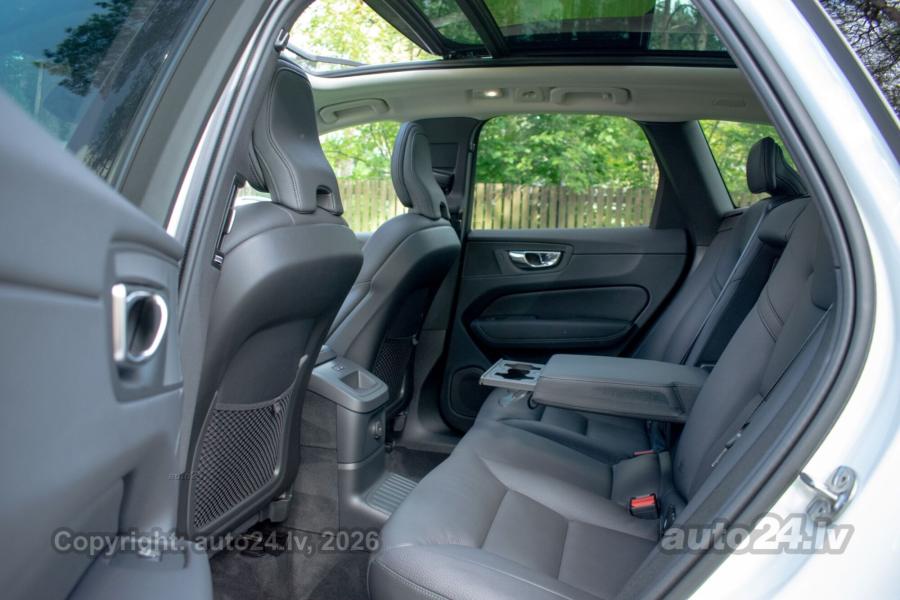 Balts Volvo XC60 2024 Tallina, ar dzinēja tilpumu 2.00 L un nobraukumu 71 tūkst. km par 45900 €, foto 5 vietnē AUTOMOTO.COM.LV
