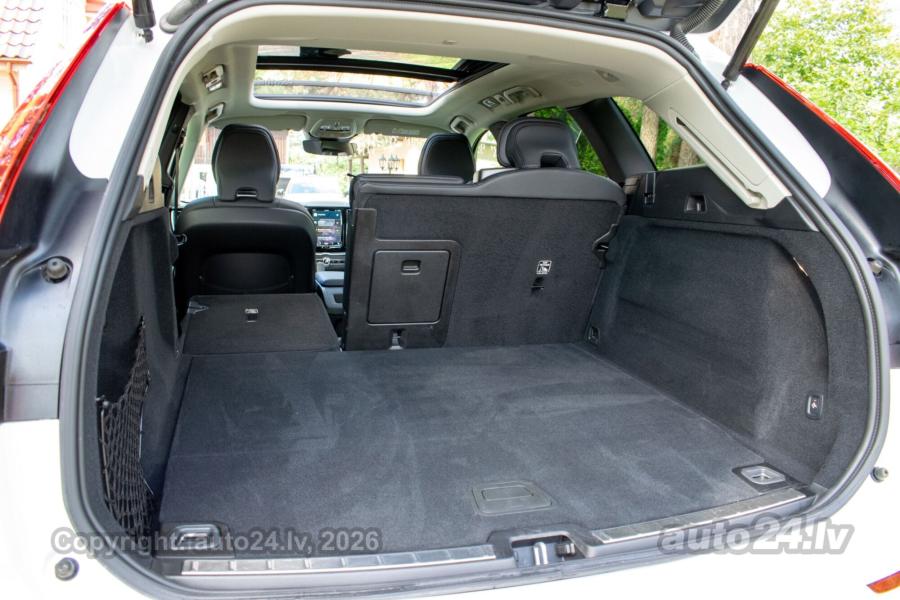 Balts Volvo XC60 2024 Tallina, ar dzinēja tilpumu 2.00 L un nobraukumu 71 tūkst. km par 45900 €, foto 20 vietnē AUTOMOTO.COM.LV