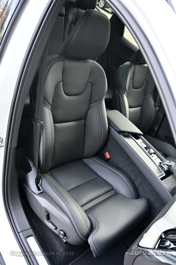 Balts Volvo XC60 2025 Tallina, ar dzinēja tilpumu 2.00 L un nobraukumu 9 tūkst. km par 69990 €, foto 10 vietnē AUTOMOTO.COM.LV