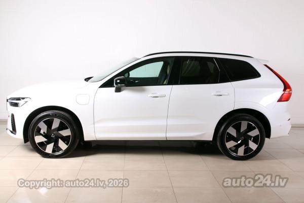 Balts Volvo XC60 2025 Pērnava, ar dzinēja tilpumu 2.00 L un nobraukumu 16 tūkst. km par 54990 €, foto 4 vietnē AUTOMOTO.COM.LV