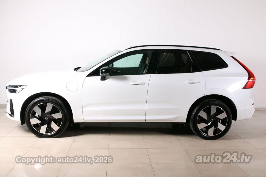 Balts Volvo XC60 2025 Pērnava, ar dzinēja tilpumu 2.00 L un nobraukumu 16 tūkst. km par 54990 €, foto 4 vietnē AUTOMOTO.COM.LV