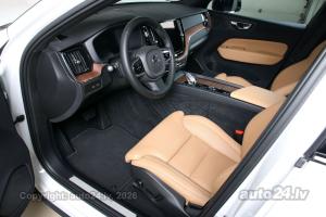 Balts Volvo XC60 2025 Pērnava, ar dzinēja tilpumu 2.00 L un nobraukumu 16 tūkst. km par 54990 €, foto 8 vietnē AUTOMOTO.COM.LV