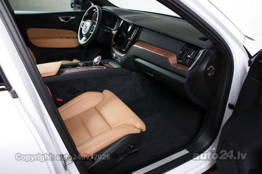 Balts Volvo XC60 2025 Pērnava, ar dzinēja tilpumu 2.00 L un nobraukumu 16 tūkst. km par 54990 €, foto 11 vietnē AUTOMOTO.COM.LV