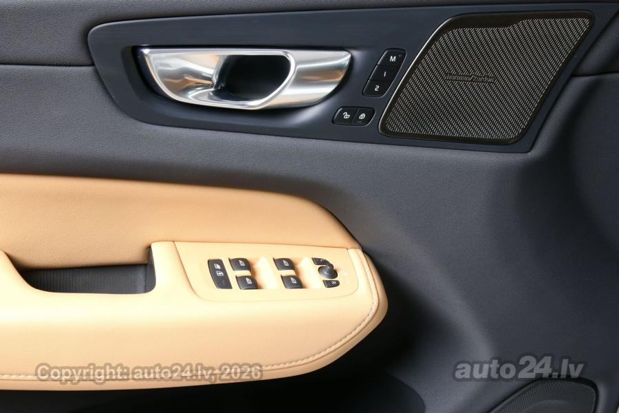Balts Volvo XC60 2025 Pērnava, ar dzinēja tilpumu 2.00 L un nobraukumu 16 tūkst. km par 54990 €, foto 14 vietnē AUTOMOTO.COM.LV
