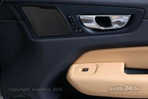 Balts Volvo XC60 2025 Pērnava, ar dzinēja tilpumu 2.00 L un nobraukumu 16 tūkst. km par 54990 €, foto 15 vietnē AUTOMOTO.COM.LV