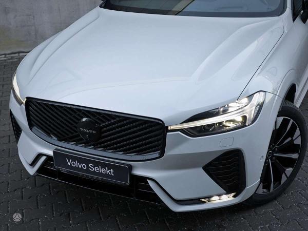 Balts Volvo XC60 2026 Kauņa, ar dzinēja tilpumu 1.97 L un nobraukumu 10 tūkst. km par 56500 €, foto 2 vietnē AUTOMOTO.COM.LV