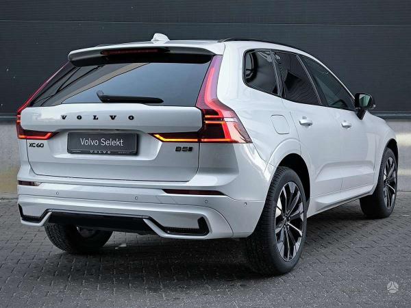 Balts Volvo XC60 2026 Kauņa, ar dzinēja tilpumu 1.97 L un nobraukumu 10 tūkst. km par 56500 €, foto 5 vietnē AUTOMOTO.COM.LV