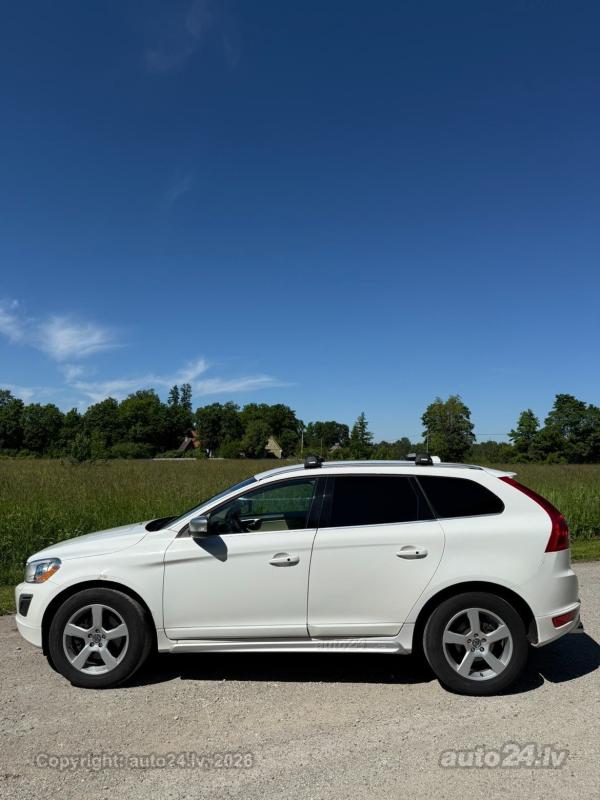 Balts Volvo XC60 2012 Tallina, ar dzinēja tilpumu 2.40 L un nobraukumu 297 tūkst. km par 8500 €, foto 4 vietnē AUTOMOTO.COM.LV