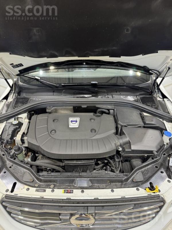 White Volvo XC60 2013 in Riga, with an engine capacity of 2.40 L and mileage of 300 thousand km for 13000 €, photo 9 on AUTOMOTO.COM.LV