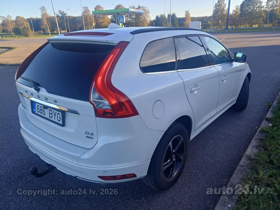 Balts Volvo XC60 2013 Tallina, ar dzinēja tilpumu 2.40 L un nobraukumu 322 tūkst. km par 9000 €, foto 4 vietnē AUTOMOTO.COM.LV