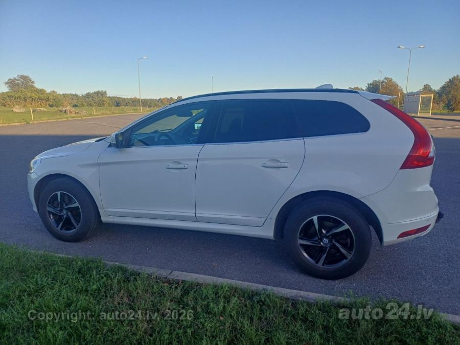 Balts Volvo XC60 2013 Tallina, ar dzinēja tilpumu 2.40 L un nobraukumu 322 tūkst. km par 9000 €, foto 9 vietnē AUTOMOTO.COM.LV