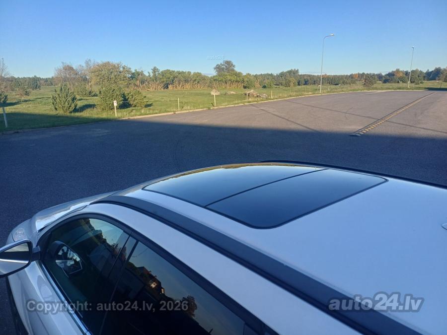 Balts Volvo XC60 2013 Tallina, ar dzinēja tilpumu 2.40 L un nobraukumu 322 tūkst. km par 9000 €, foto 10 vietnē AUTOMOTO.COM.LV