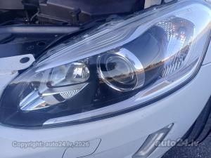 Balts Volvo XC60 2013 Tallina, ar dzinēja tilpumu 2.40 L un nobraukumu 322 tūkst. km par 9000 €, foto 12 vietnē AUTOMOTO.COM.LV