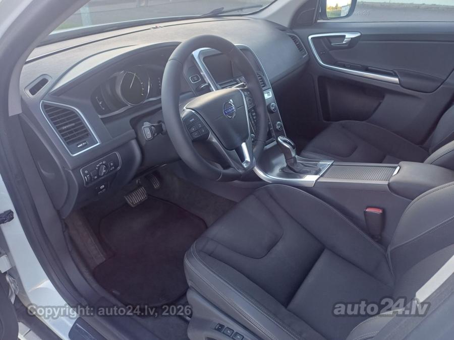 Balts Volvo XC60 2013 Tallina, ar dzinēja tilpumu 2.40 L un nobraukumu 322 tūkst. km par 9000 €, foto 15 vietnē AUTOMOTO.COM.LV
