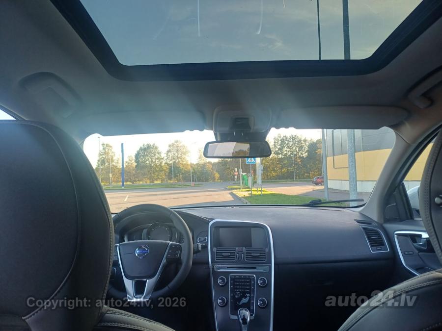 Balts Volvo XC60 2013 Tallina, ar dzinēja tilpumu 2.40 L un nobraukumu 322 tūkst. km par 9000 €, foto 19 vietnē AUTOMOTO.COM.LV