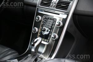 Balts Volvo XC60 2014 Rīga, ar dzinēja tilpumu 2.40 L un nobraukumu 240 tūkst. km par 13500 €, foto 18 vietnē AUTOMOTO.COM.LV