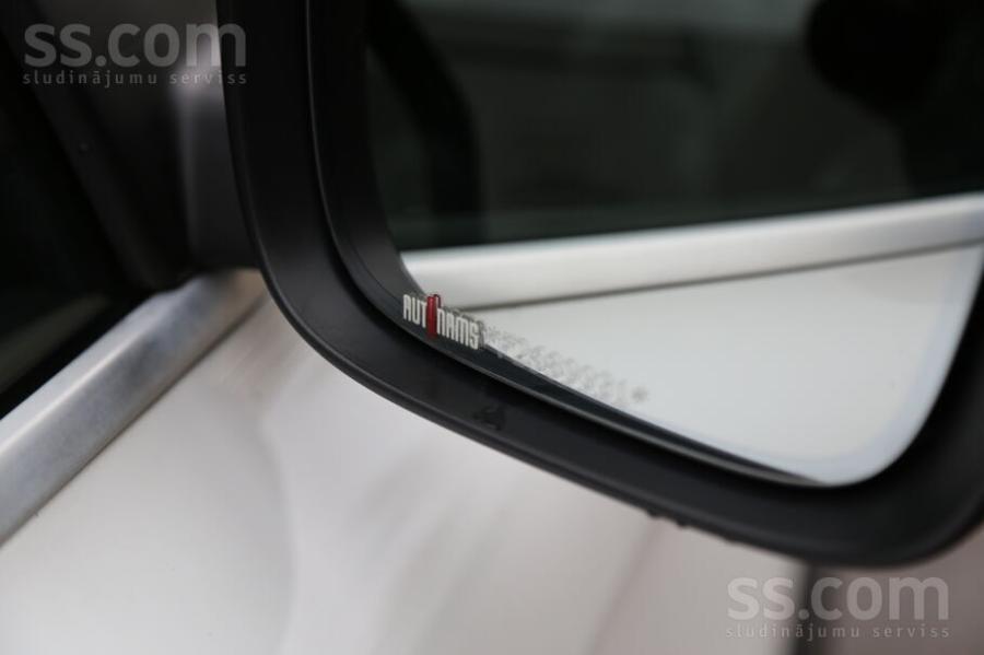 Balts Volvo XC60 2014 Rīga, ar dzinēja tilpumu 2.40 L un nobraukumu 240 tūkst. km par 13500 €, foto 19 vietnē AUTOMOTO.COM.LV