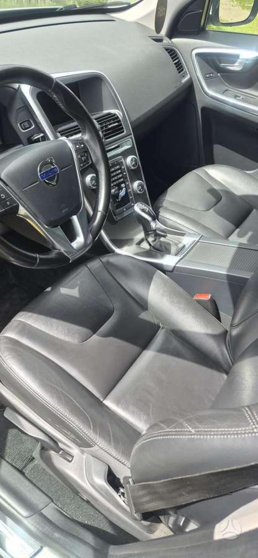 Balts Volvo XC60 2015 Varėna, ar dzinēja tilpumu 1.97 L un nobraukumu 142 tūkst. km par 14700 €, foto 9 vietnē AUTOMOTO.COM.LV