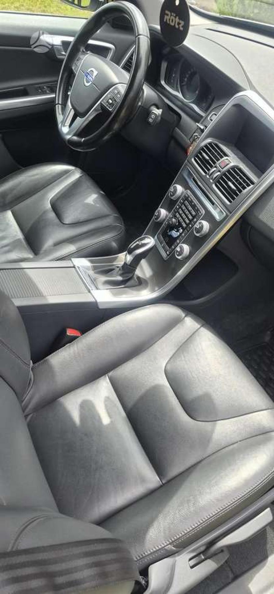 Balts Volvo XC60 2015 Varėna, ar dzinēja tilpumu 1.97 L un nobraukumu 142 tūkst. km par 14700 €, foto 10 vietnē AUTOMOTO.COM.LV