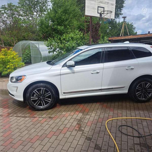 Balts Volvo XC60 2016 Kuršėnai, ar dzinēja tilpumu 2.00 L un nobraukumu 265 tūkst. km par 11000 €, foto 1 vietnē AUTOMOTO.COM.LV
