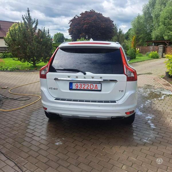 Balts Volvo XC60 2016 Kuršėnai, ar dzinēja tilpumu 2.00 L un nobraukumu 265 tūkst. km par 11000 €, foto 3 vietnē AUTOMOTO.COM.LV