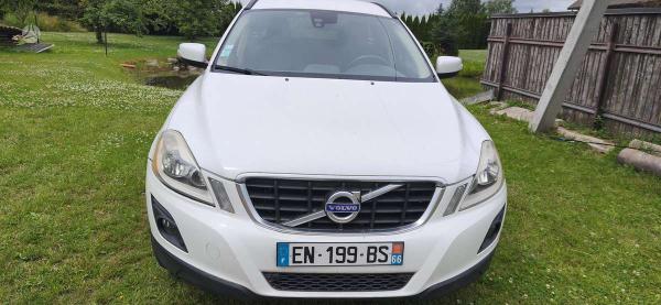 Balts Volvo XC60 2010 Utena, ar dzinēja tilpumu 2.40 L un nobraukumu 278 tūkst. km par 5999 €, foto 2 vietnē AUTOMOTO.COM.LV