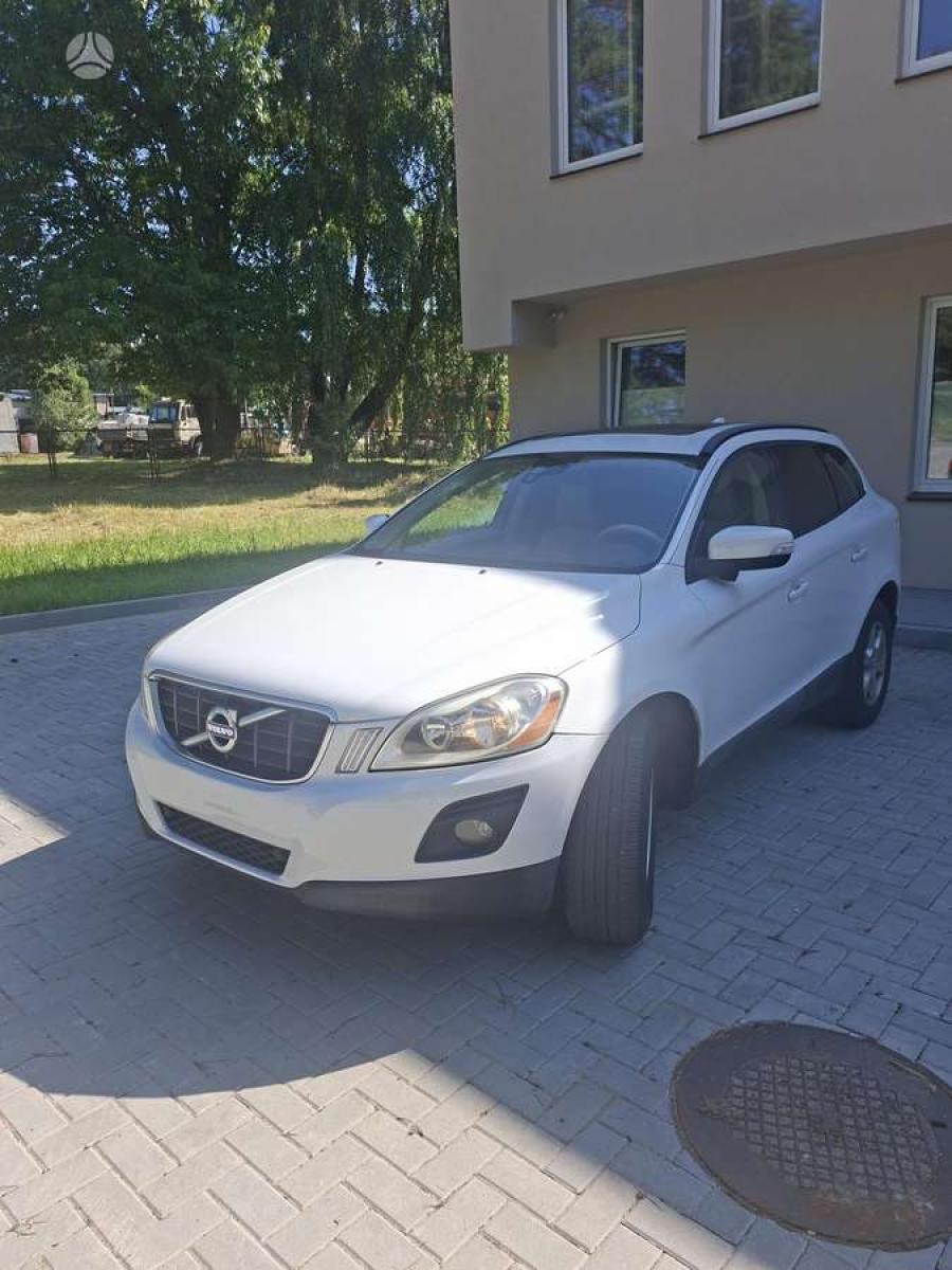 White Volvo XC60 2010 in Prienai, with an engine capacity of 3.20 L and mileage of 170 thousand km for 5800 €, photo 1 on AUTOMOTO.COM.LV