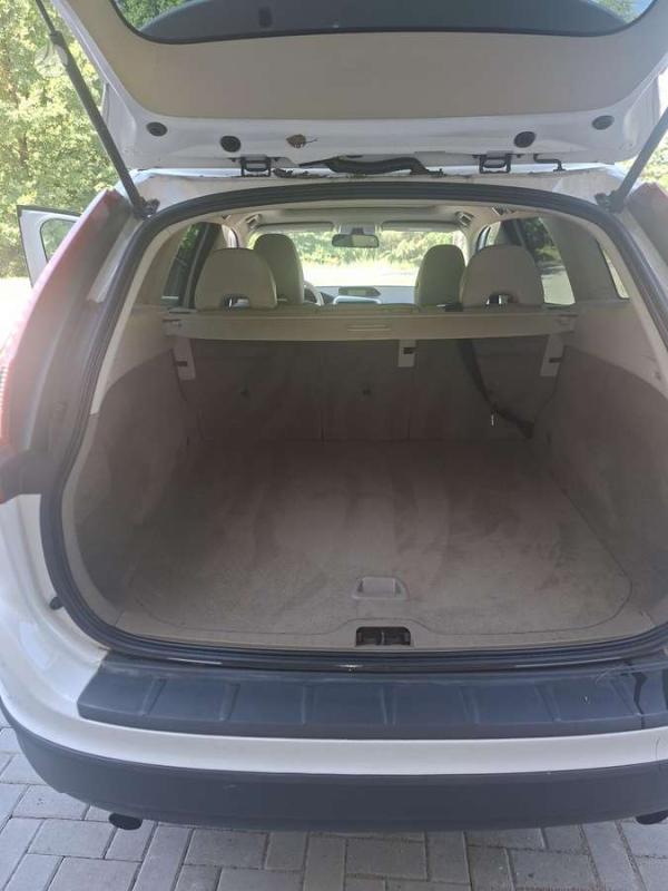 Balts Volvo XC60 2010 Prienai, ar dzinēja tilpumu 3.20 L un nobraukumu 170 tūkst. km par 5800 €, foto 8 vietnē AUTOMOTO.COM.LV