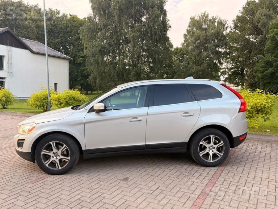 Balts Volvo XC60 2010 Jelgava, ar dzinēja tilpumu 2.00 L un nobraukumu 413 tūkst. km par 6800 €, foto 4 vietnē AUTOMOTO.COM.LV