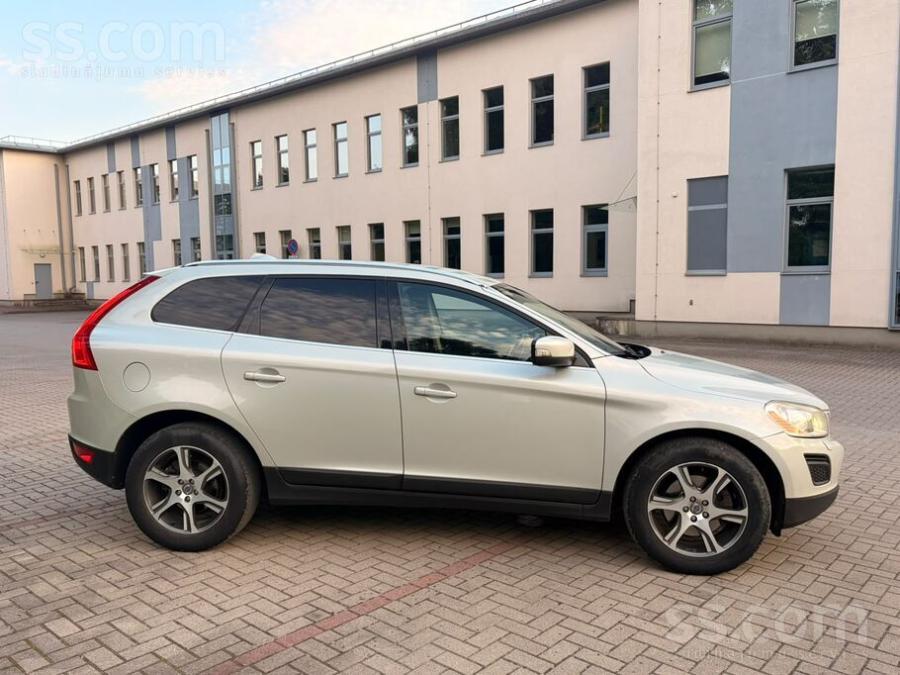 Balts Volvo XC60 2010 Jelgava, ar dzinēja tilpumu 2.00 L un nobraukumu 413 tūkst. km par 6800 €, foto 5 vietnē AUTOMOTO.COM.LV