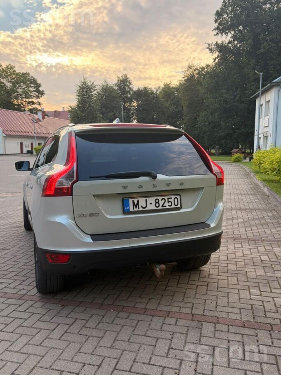 Balts Volvo XC60 2010 Jelgava, ar dzinēja tilpumu 2.00 L un nobraukumu 413 tūkst. km par 6800 €, foto 6 vietnē AUTOMOTO.COM.LV