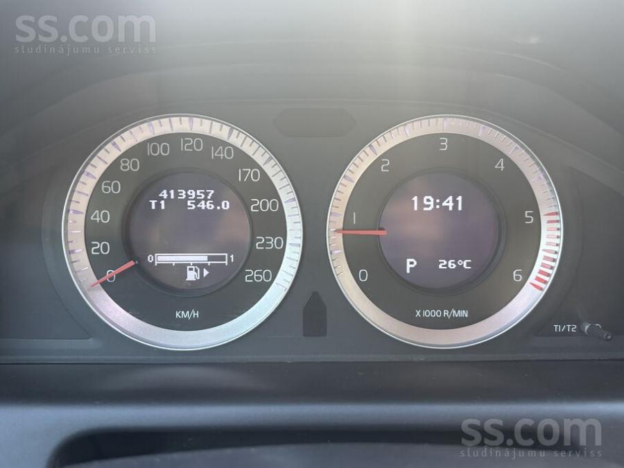 Balts Volvo XC60 2010 Jelgava, ar dzinēja tilpumu 2.00 L un nobraukumu 413 tūkst. km par 6800 €, foto 7 vietnē AUTOMOTO.COM.LV