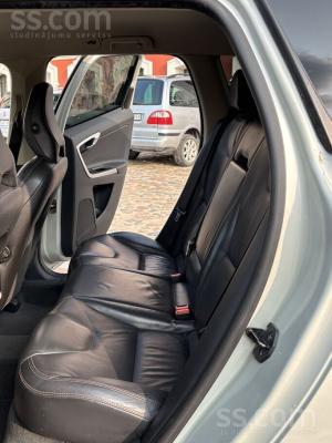 Balts Volvo XC60 2010 Jelgava, ar dzinēja tilpumu 2.00 L un nobraukumu 413 tūkst. km par 6800 €, foto 10 vietnē AUTOMOTO.COM.LV