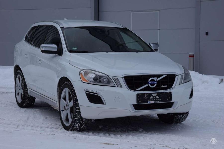 White Volvo XC60 2011 in Vilnius, with an engine capacity of 1.97 L and mileage of 229 thousand km for 9850 €, photo 4 on AUTOMOTO.COM.LV
