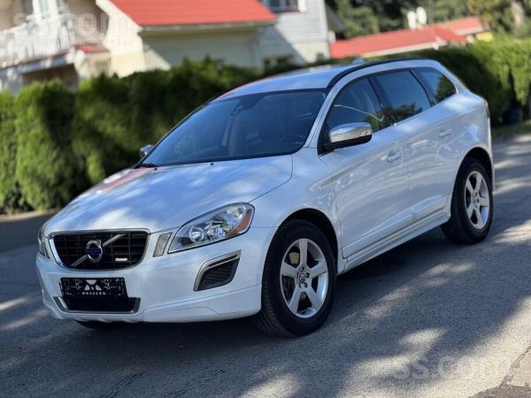 White Volvo XC60 2011 in Jurmala, with an engine capacity of 2.00 L and mileage of 367 thousand km for 7390 €, photo 1 on AUTOMOTO.COM.LV