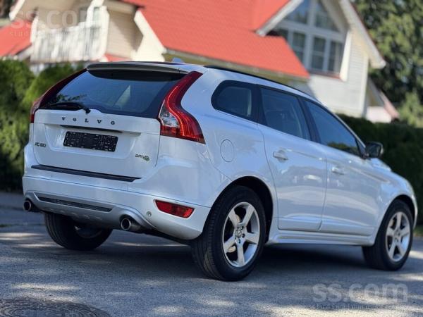 White Volvo XC60 2011 in Jurmala, with an engine capacity of 2.00 L and mileage of 367 thousand km for 7390 €, photo 3 on AUTOMOTO.COM.LV