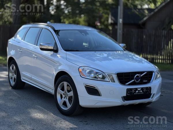 White Volvo XC60 2011 in Jurmala, with an engine capacity of 2.00 L and mileage of 367 thousand km for 7390 €, photo 4 on AUTOMOTO.COM.LV