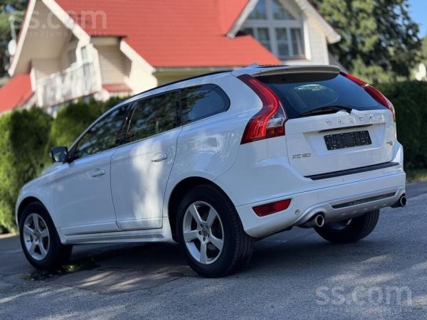 White Volvo XC60 2011 in Jurmala, with an engine capacity of 2.00 L and mileage of 367 thousand km for 7390 €, photo 5 on AUTOMOTO.COM.LV