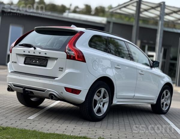 White Volvo XC60 2012 in Jurmala, with an engine capacity of 2.40 L and mileage of 0 thousand km for 8950 €, photo 2 on AUTOMOTO.COM.LV