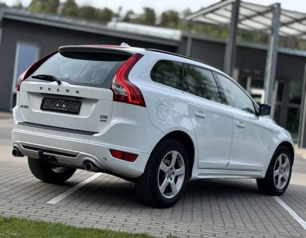 Balts Volvo XC60 2012 Jūrmala, ar dzinēja tilpumu 2.40 L un nobraukumu 275 tūkst. km par 8950 €, foto 2 vietnē AUTOMOTO.COM.LV