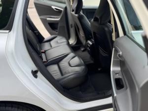 Balts Volvo XC60 2012 Jūrmala, ar dzinēja tilpumu 2.40 L un nobraukumu 275 tūkst. km par 8950 €, foto 8 vietnē AUTOMOTO.COM.LV