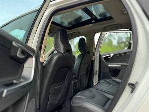 Balts Volvo XC60 2012 Jūrmala, ar dzinēja tilpumu 2.40 L un nobraukumu 275 tūkst. km par 8950 €, foto 11 vietnē AUTOMOTO.COM.LV