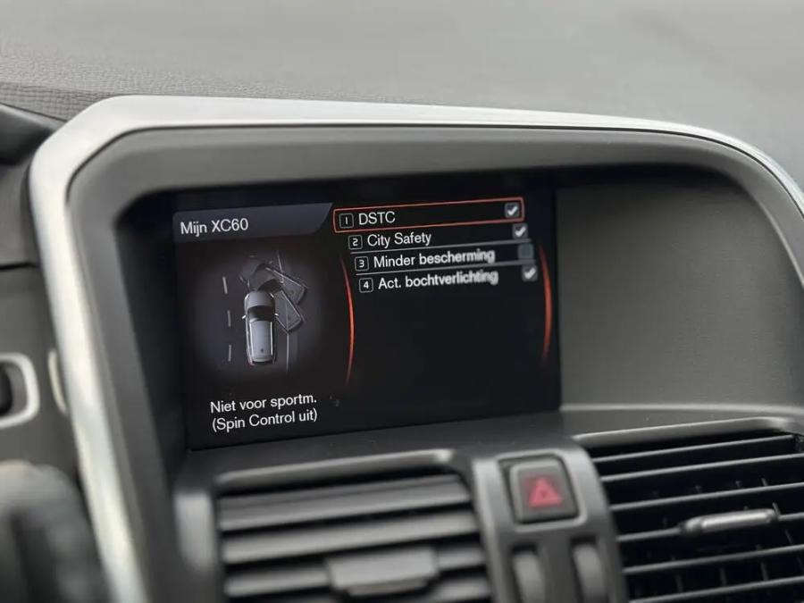 Balts Volvo XC60 2012 Jūrmala, ar dzinēja tilpumu 2.40 L un nobraukumu 275 tūkst. km par 8950 €, foto 19 vietnē AUTOMOTO.COM.LV