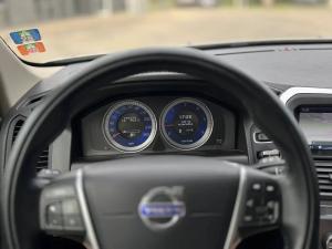 Balts Volvo XC60 2012 Jūrmala, ar dzinēja tilpumu 2.40 L un nobraukumu 275 tūkst. km par 8950 €, foto 25 vietnē AUTOMOTO.COM.LV